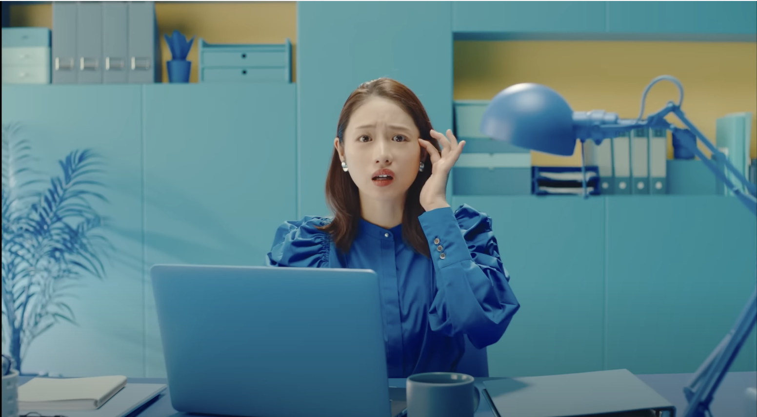 【CM】第一三共ヘルスケア「ロキソニンSクイック｜ オフィスでどっち」篇 paku☆chan | ThreePEACE